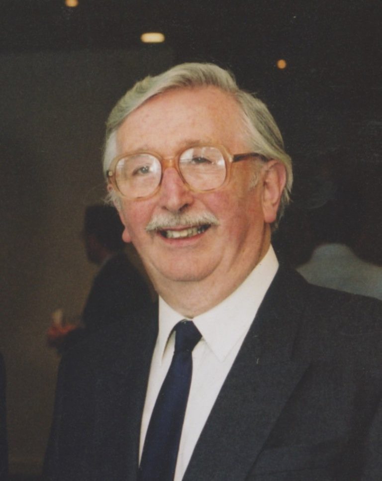گادفری هانسفیلد Sir Godfrey Hounsfield